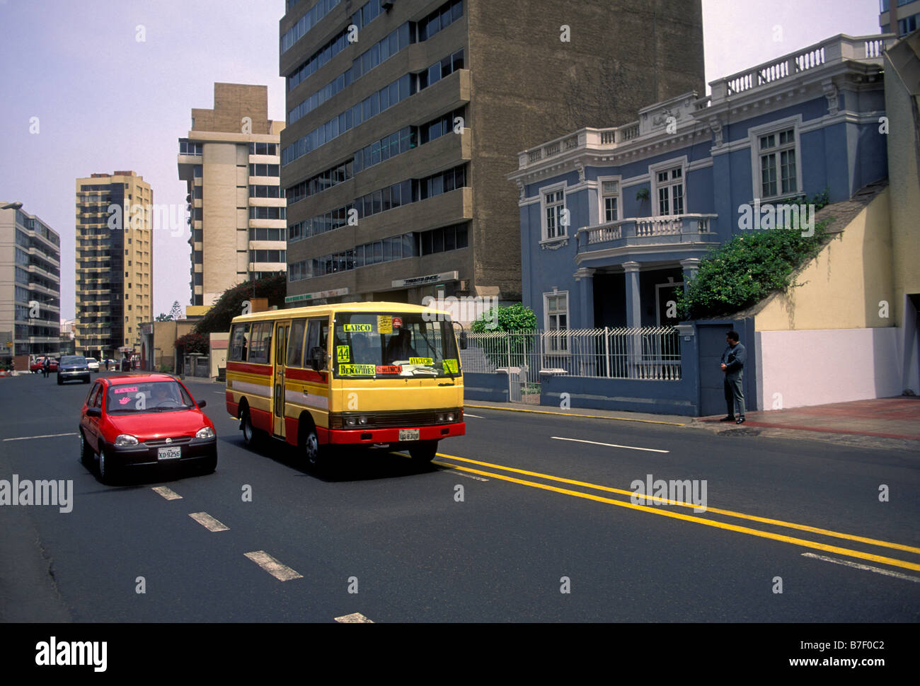 Peru lima miraflores bus hi-res stock photography and images - Alamy