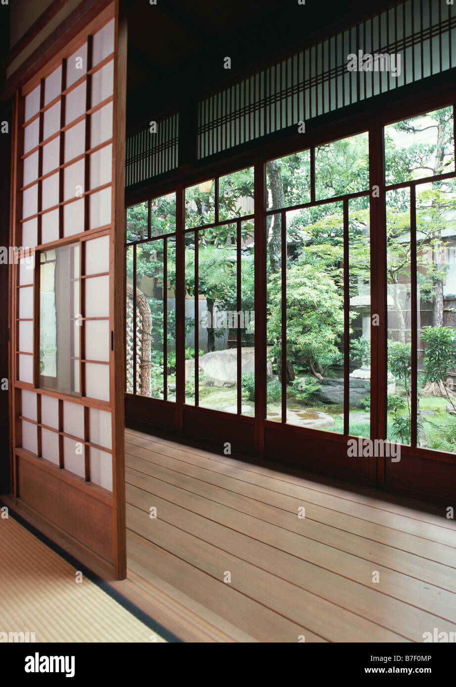 Japan light lantern room hi-res stock photography and images - Alamy