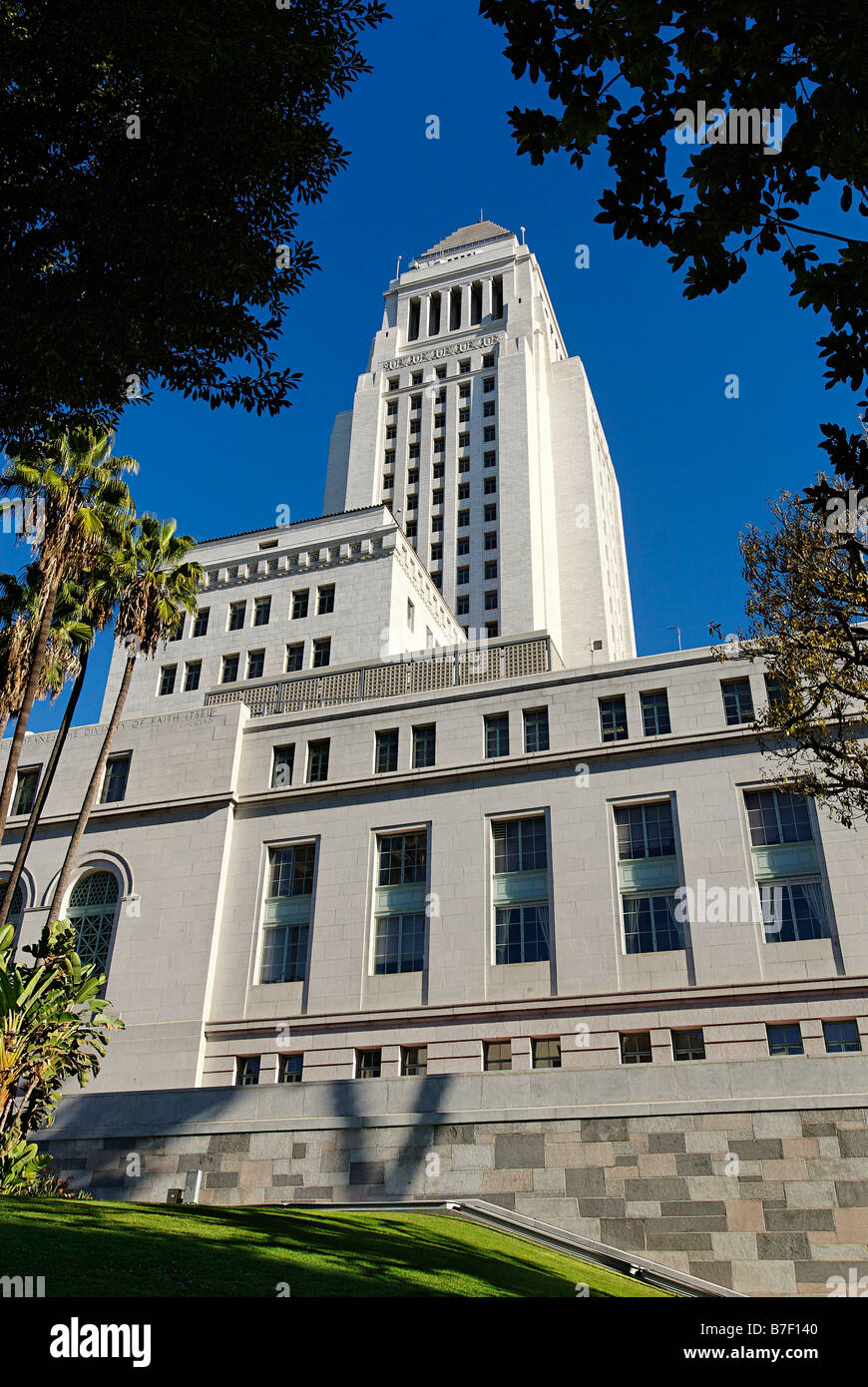 Los angeles city hall framed hi-res stock photography and images - Alamy