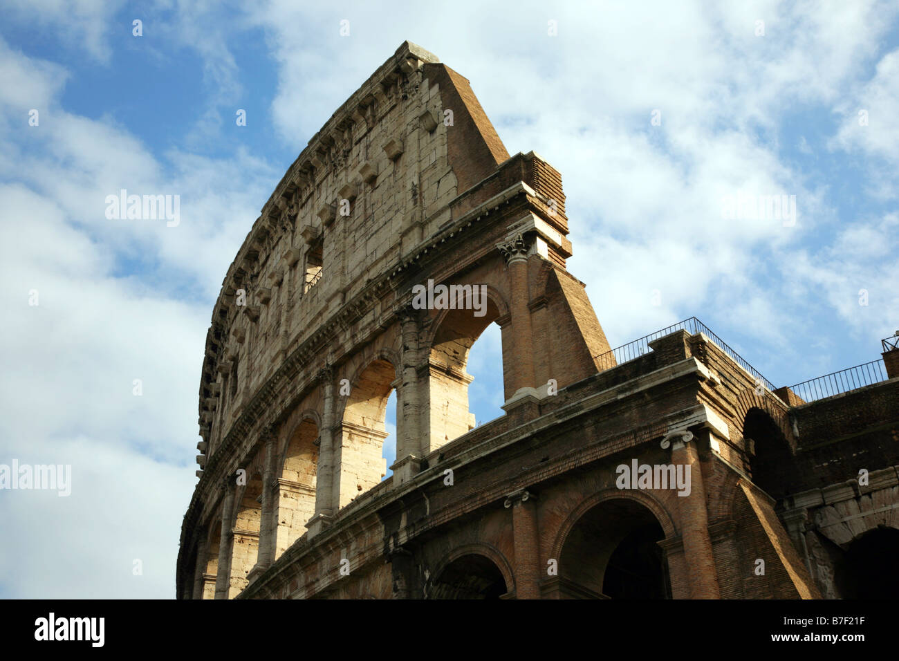 Walls of colosseum ruins in rome hi-res stock photography and images ...