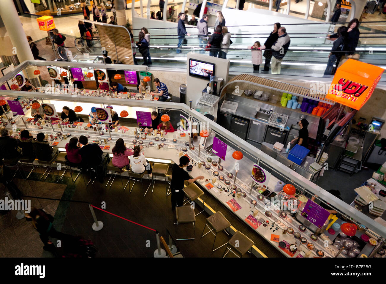 Mall restaurant centre hi-res stock photography and images - Alamy