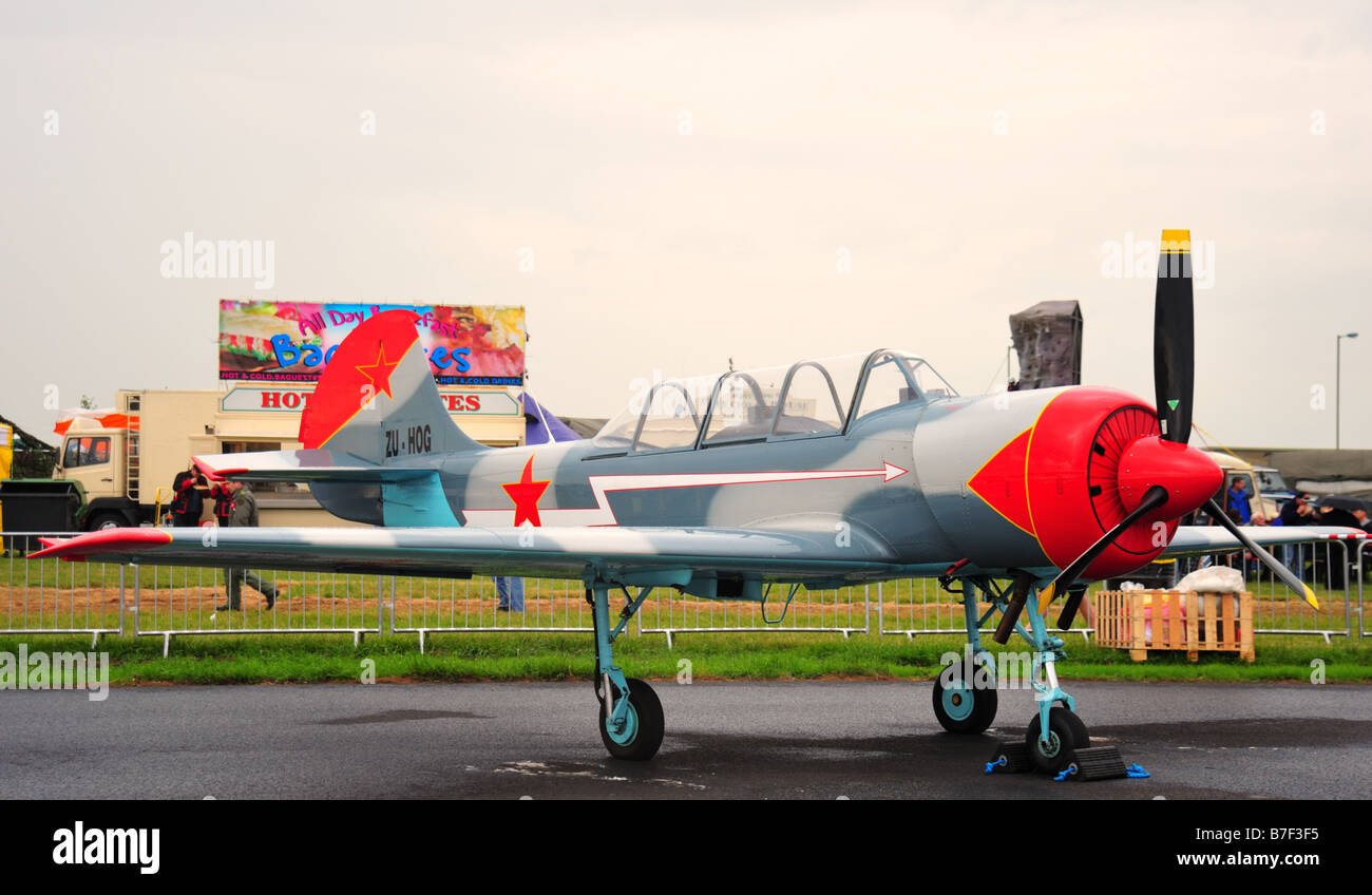 Aircraft chocks hi-res stock photography and images - Alamy
