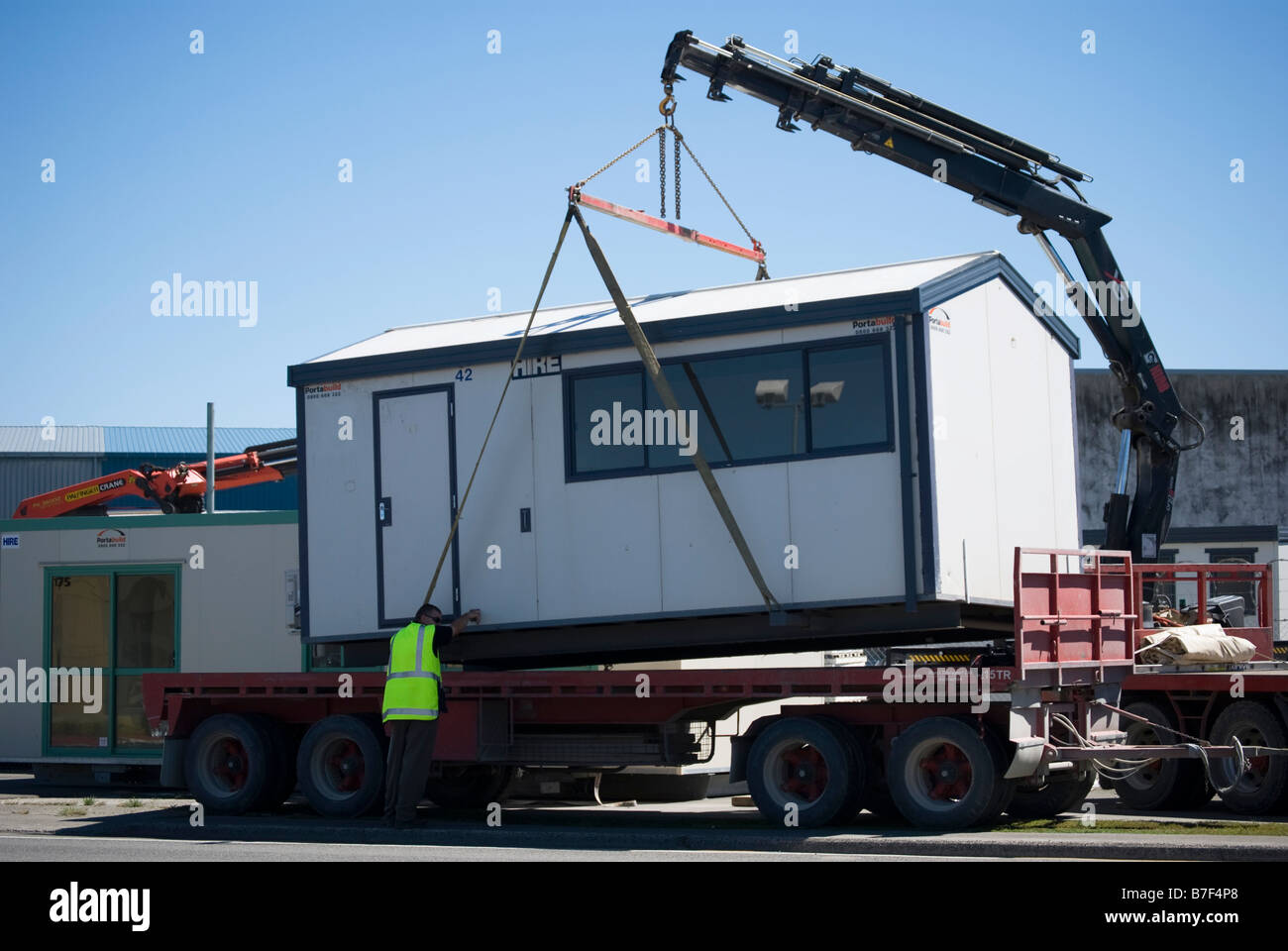 Prefabricated building on truck High Resolution Stock Photography and ...
