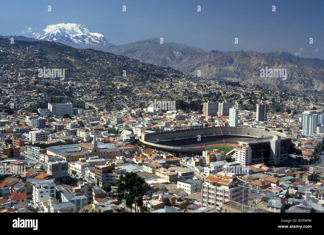 La paz football stadium bolivia hi-res stock photography and images - Alamy