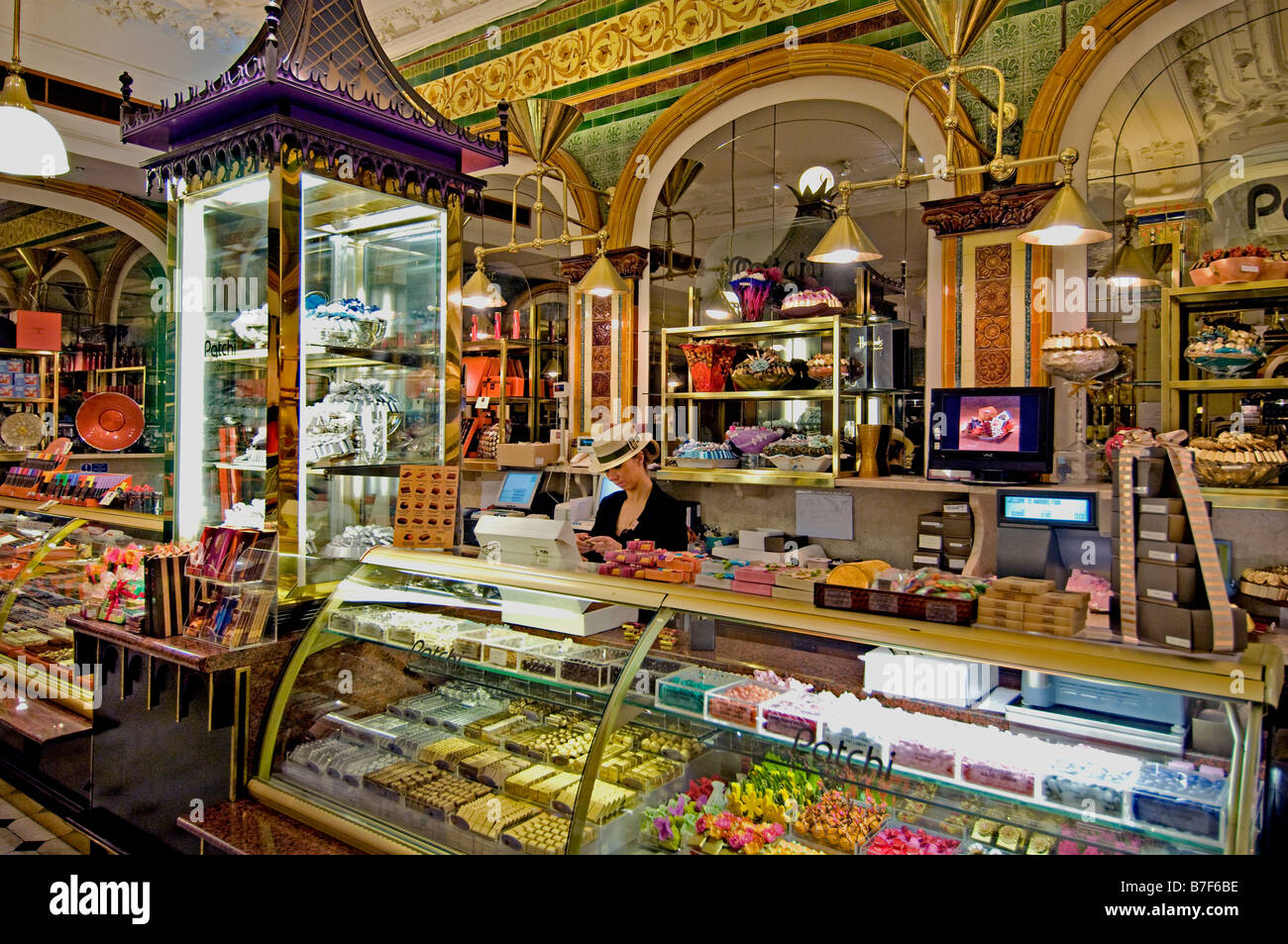 Harrods London most famous department store Knightsbridge Stock Photo ...