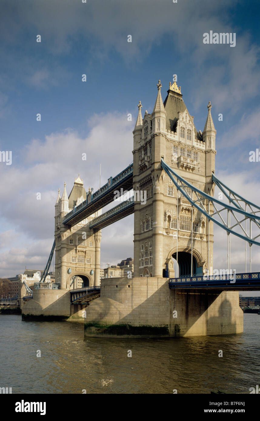 Victorian tower bridge hi-res stock photography and images - Alamy