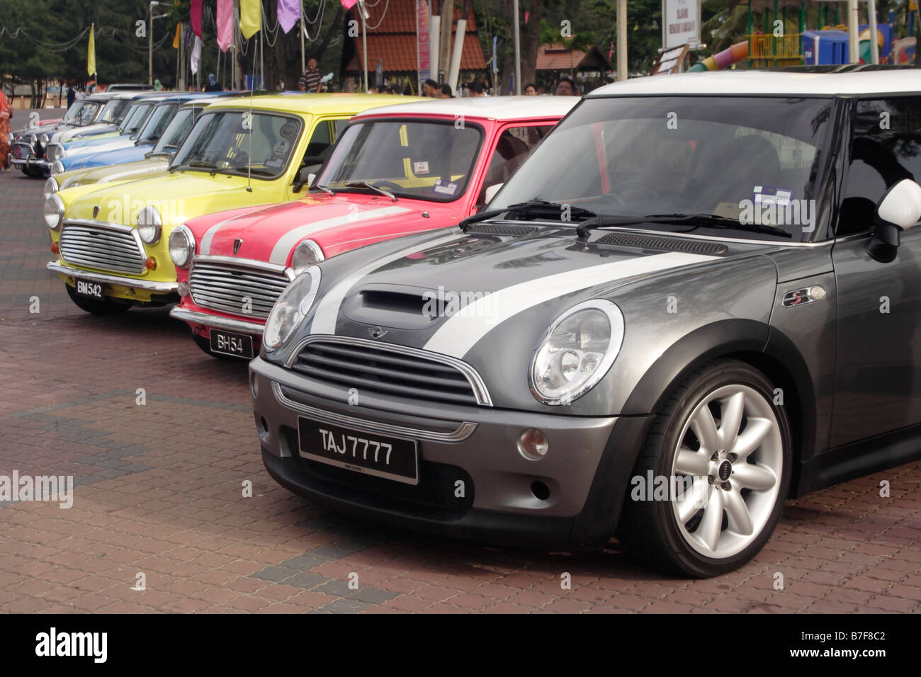 Colourful mini cooper hi-res stock photography and images - Alamy