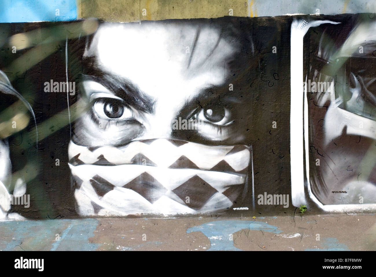 Graffiti art outline hi-res stock photography and images - Alamy