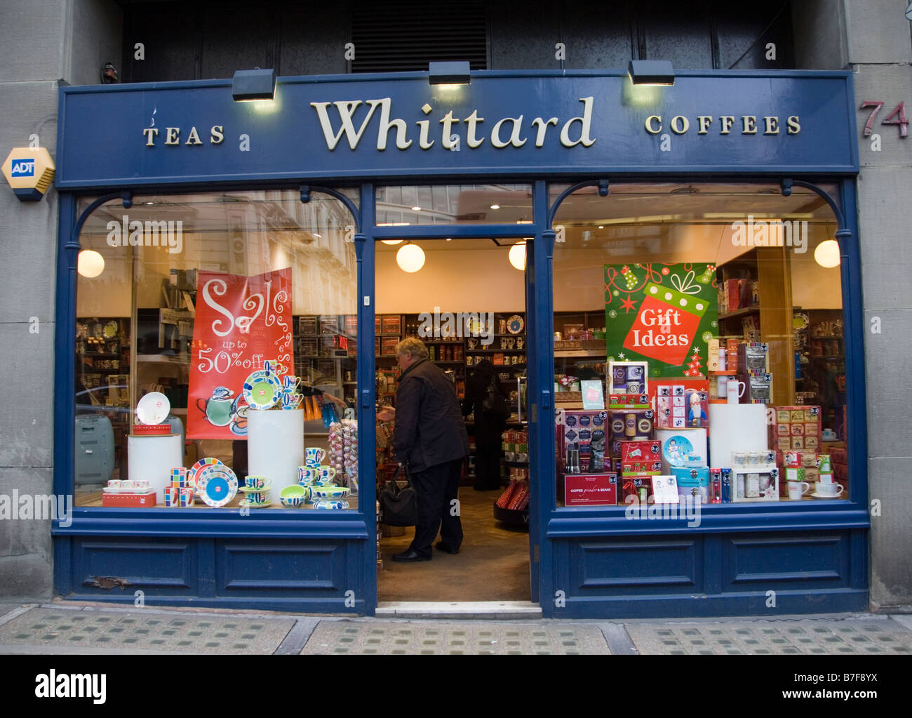 Traditional london shop front hi-res stock photography and images - Alamy