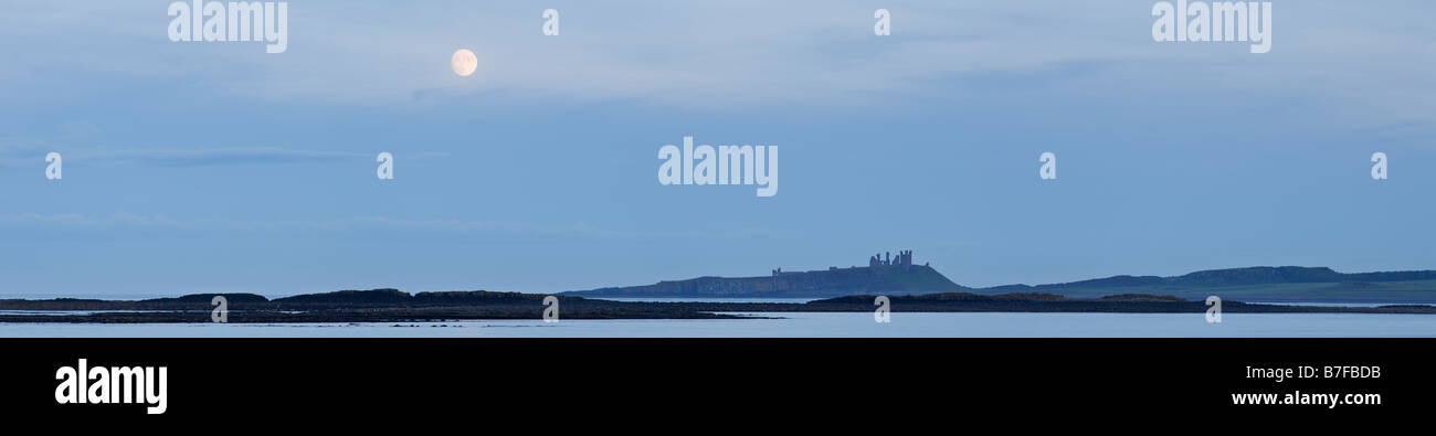 Dunstanburgh cliffs hi-res stock photography and images - Alamy