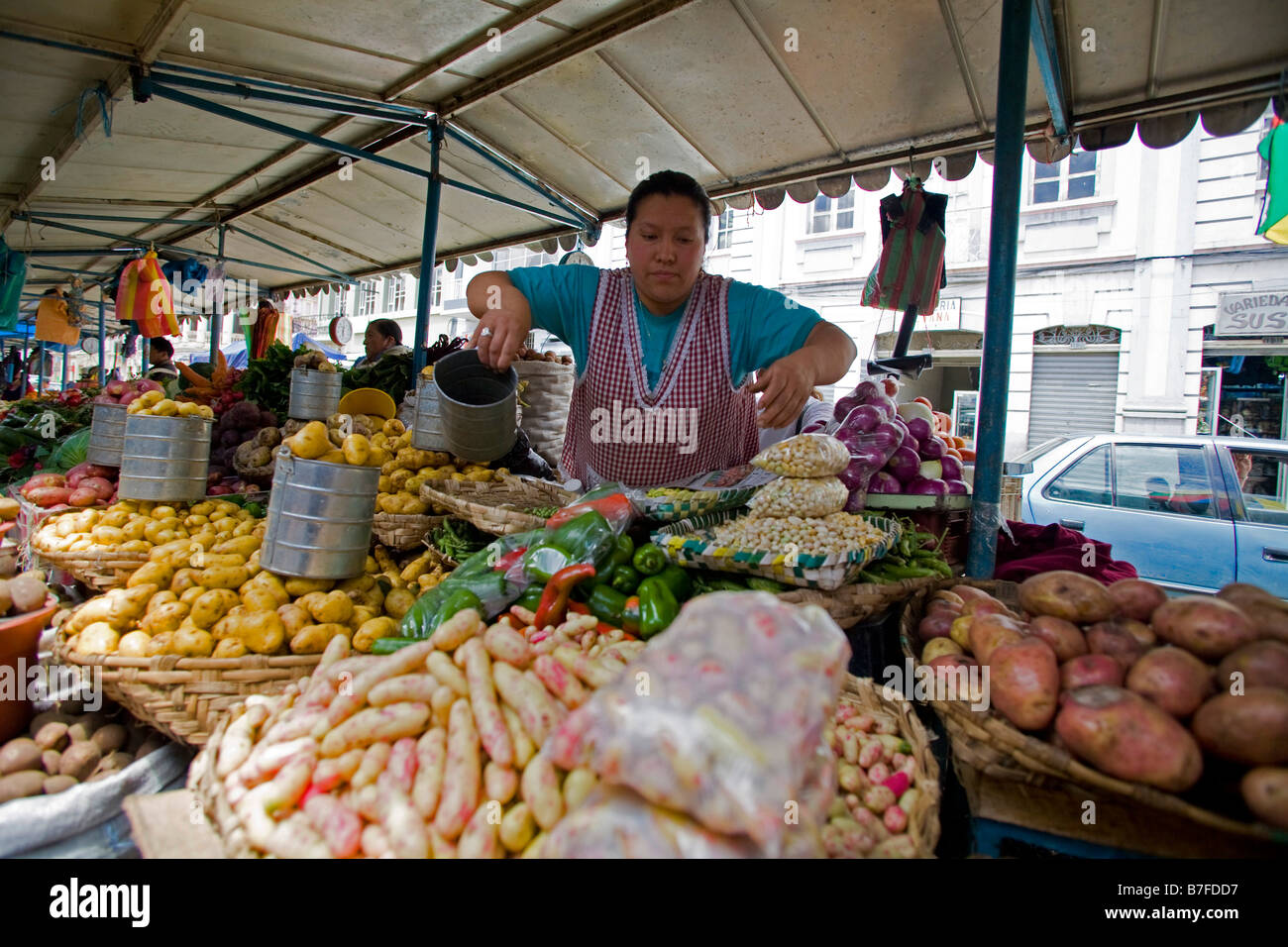 Cuenca ecuador fruits hi-res stock photography and images - Alamy