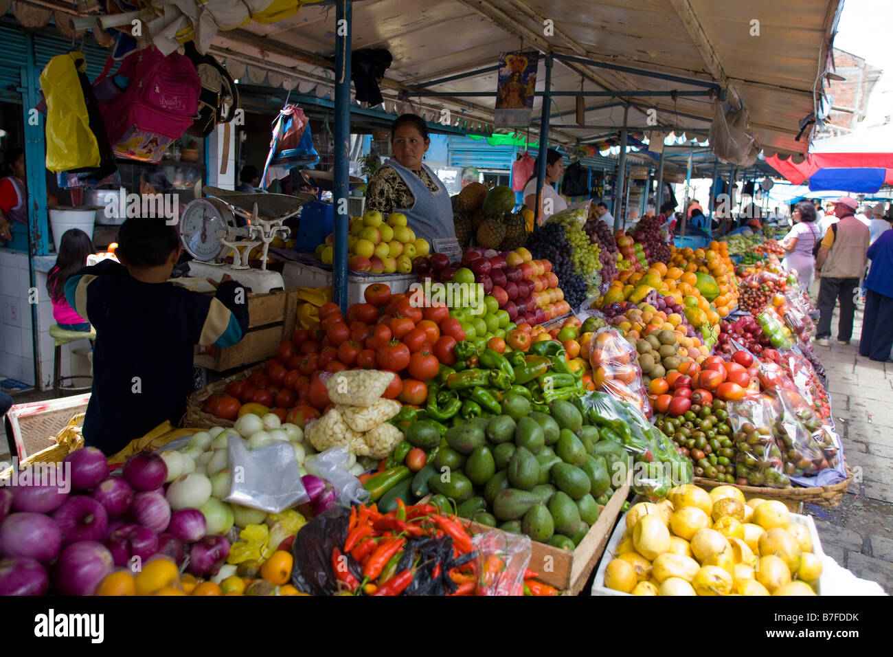Cuenca ecuador fruits hi-res stock photography and images - Alamy
