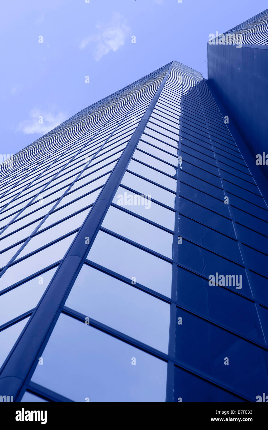 Office building rising into the sky Stock Photo - Alamy