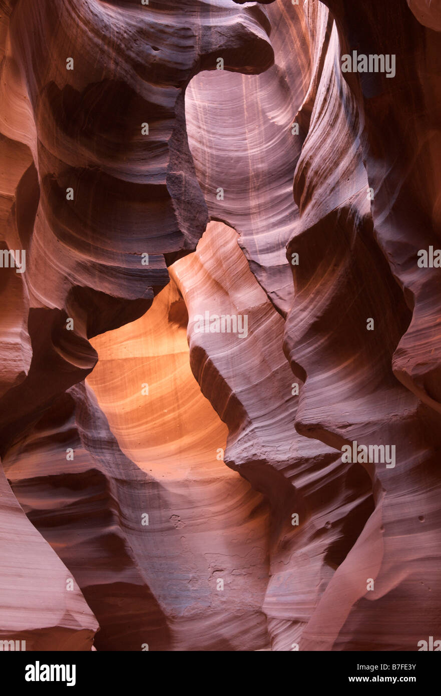 Vertical light beam hi-res stock photography and images - Alamy