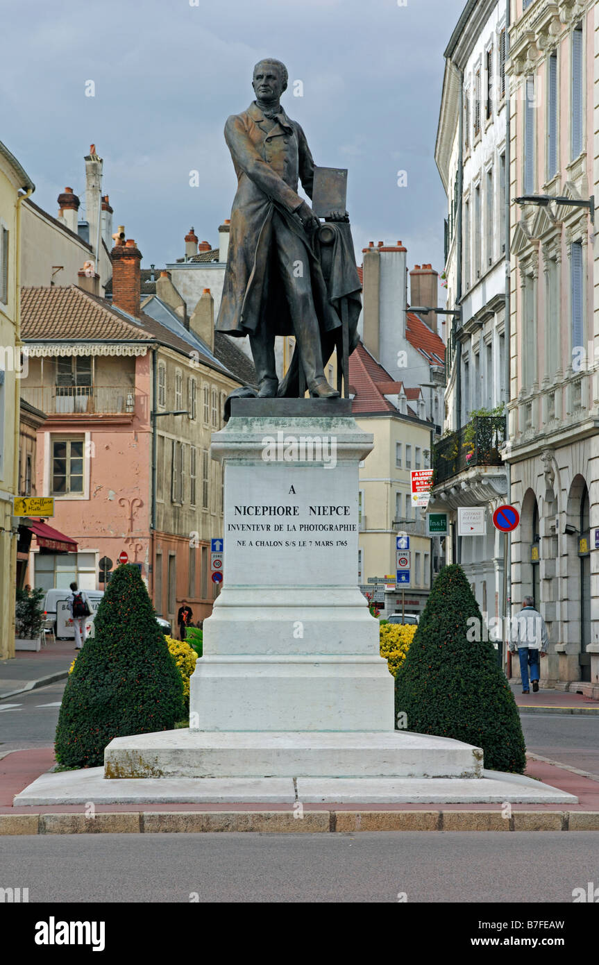 Nicephore niepce statue hi-res stock photography and images - Alamy