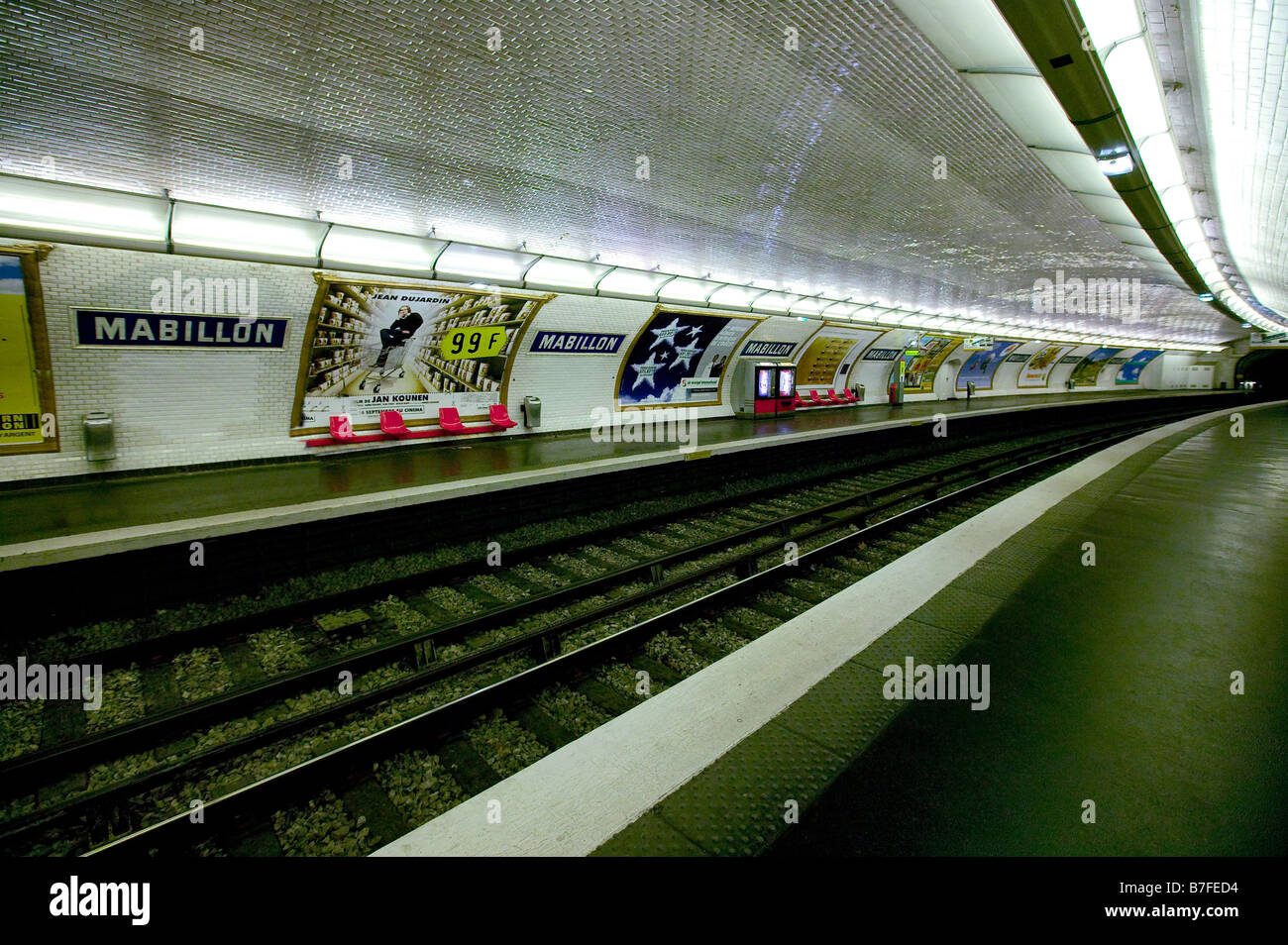 Subway station in Paris Stock Photo - Alamy
