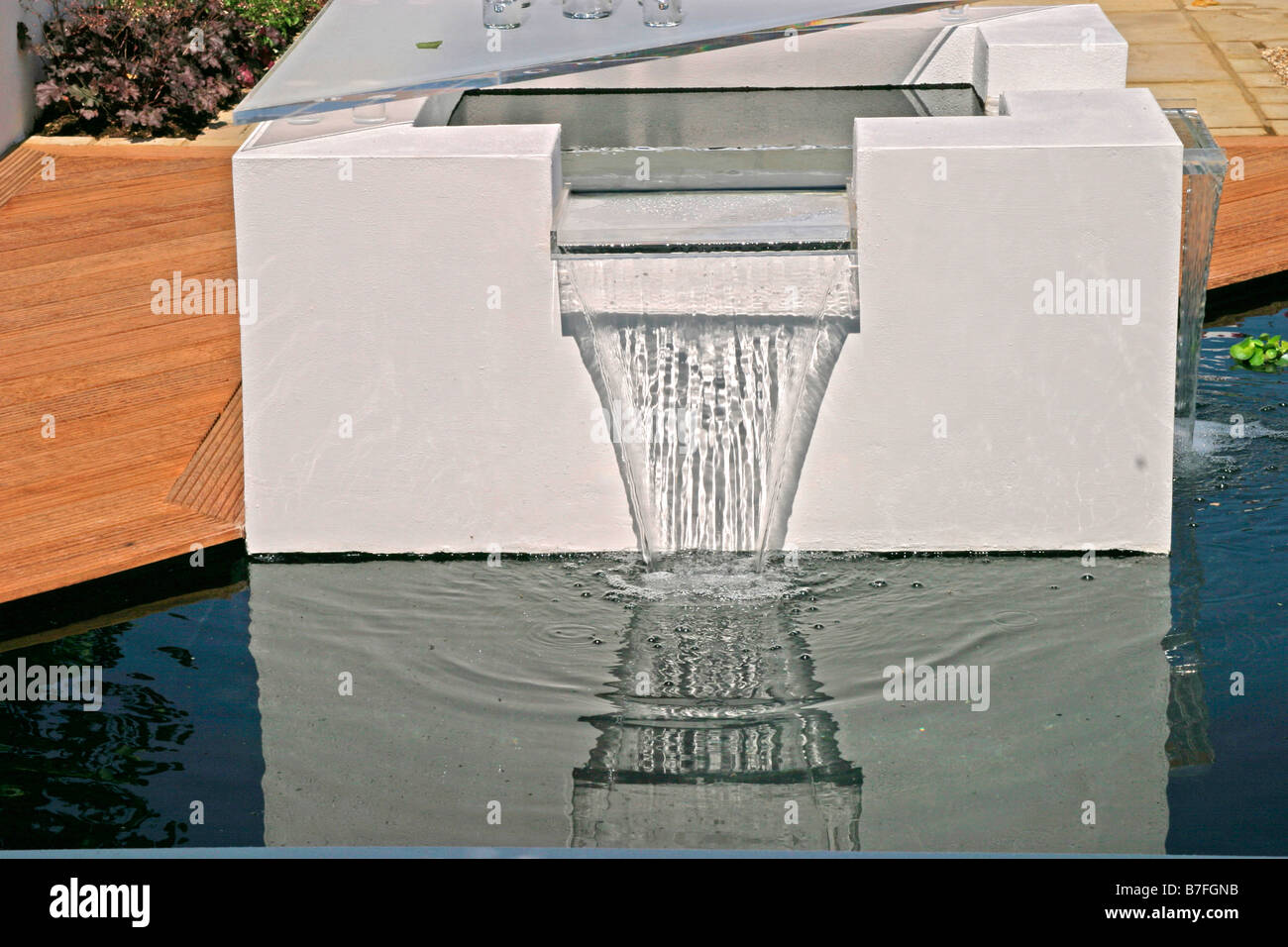 WATERFALL WATER FEATURE USING MODERN MATERIALS Stock Photo - Alamy