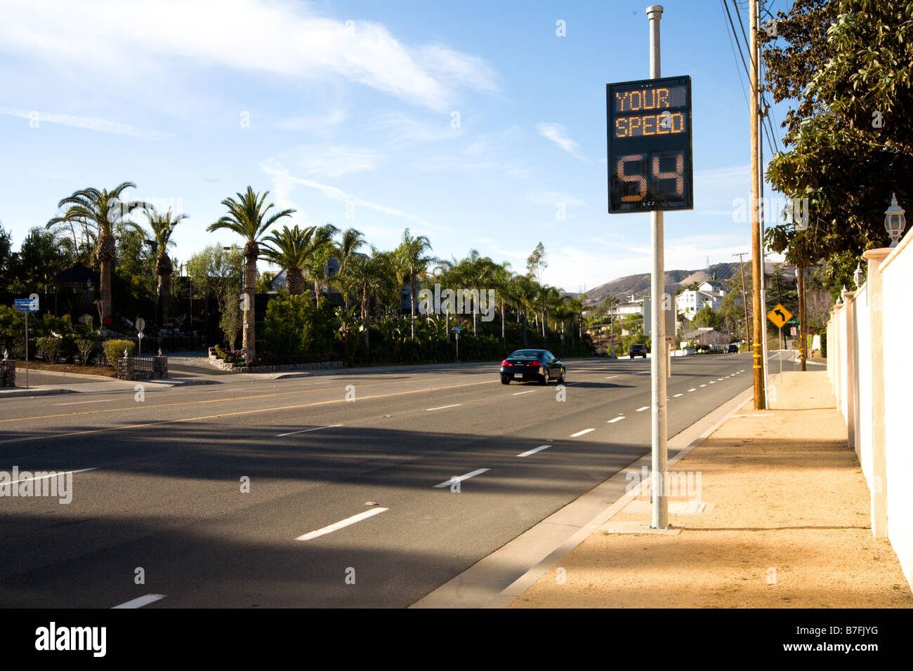 Speed limit sign electronic hi-res stock photography and images - Alamy