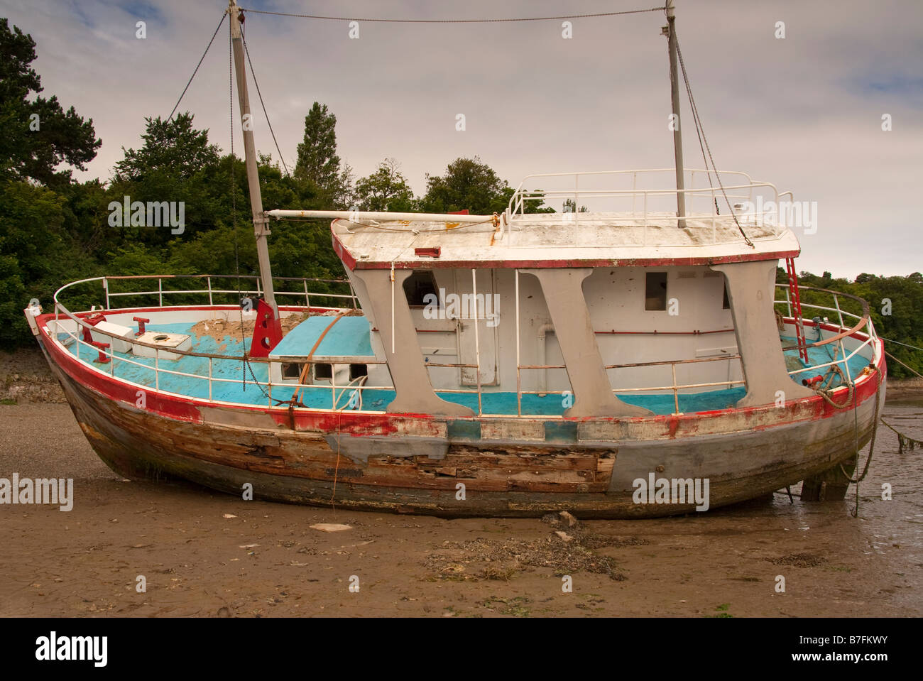 a wrecked "motor boat" with considerable damage and beyond economical ...