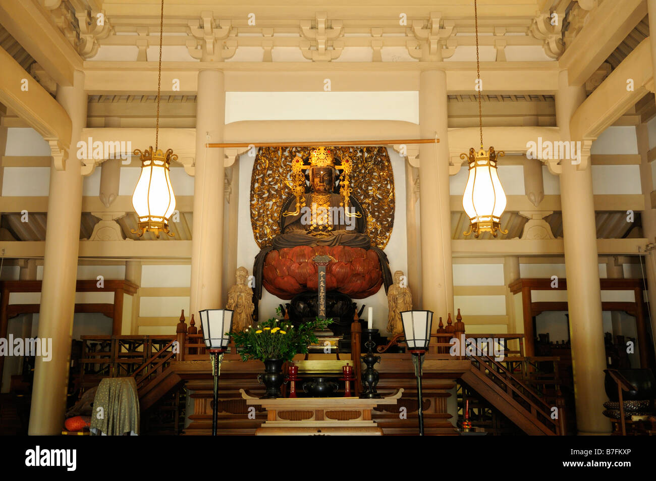 The Butsuden (main hall) of the Engaku-ji Temple, Kita Kamakura JP ...