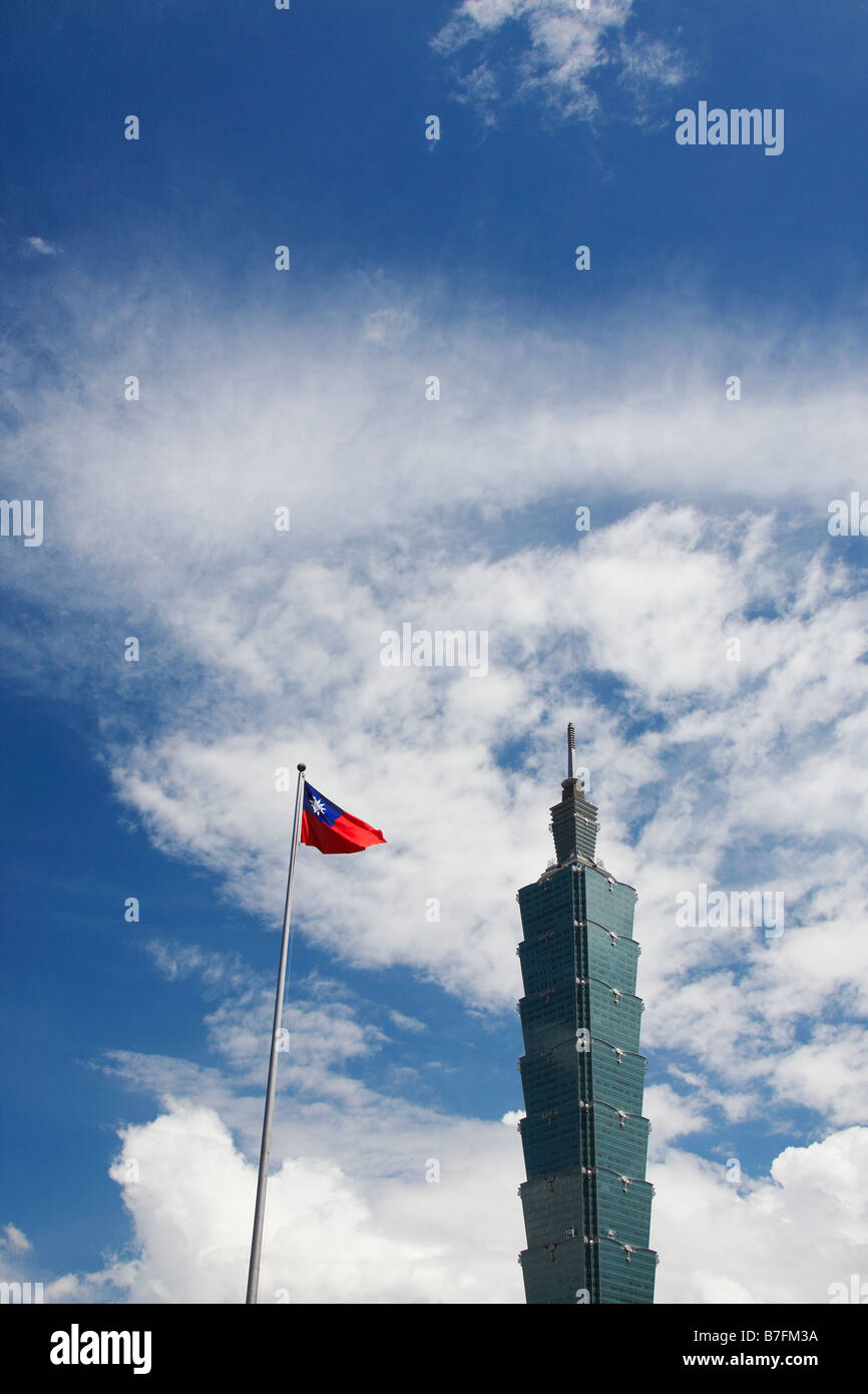Taipei 101 With Taiwanese Flag, Taiwan Stock Photo - Alamy