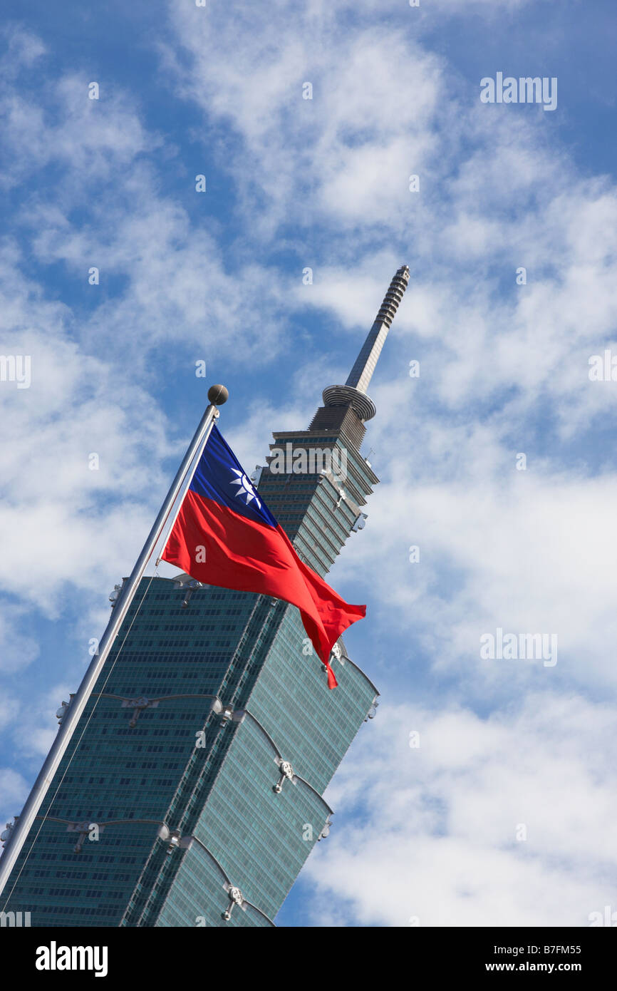 Taipei 101 With Taiwanese Flag, Taiwan Stock Photo - Alamy