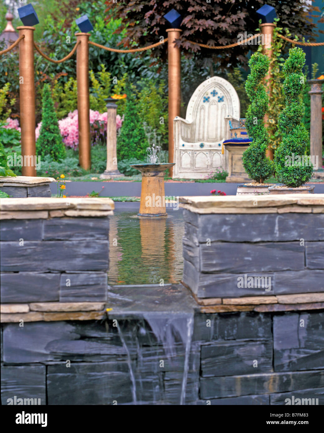 MODERN WATERFALL FEATURE BASED ON MACHINED SLATE BLOCKS Stock Photo - Alamy