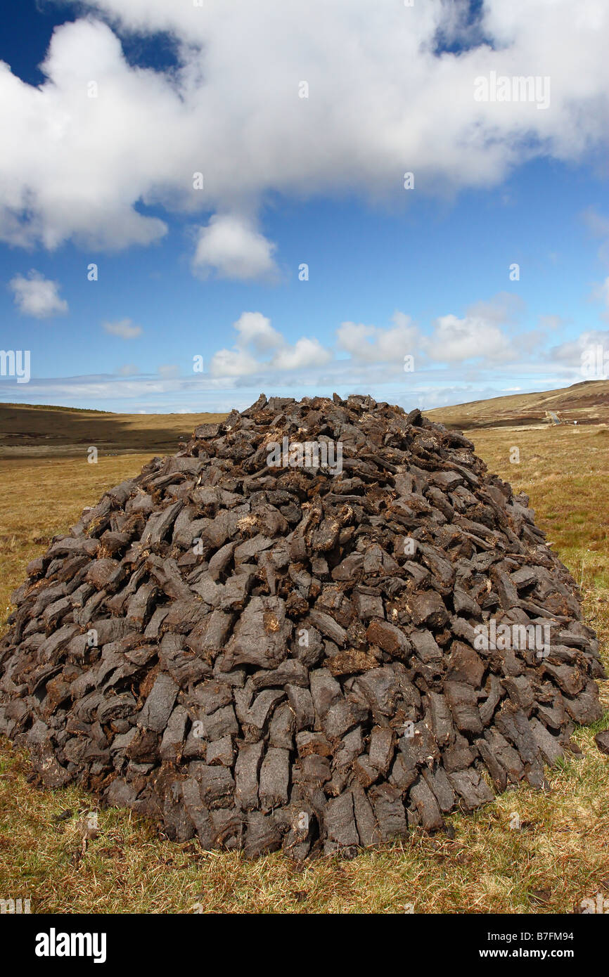 Peat cutting 2 Stock Photo - Alamy