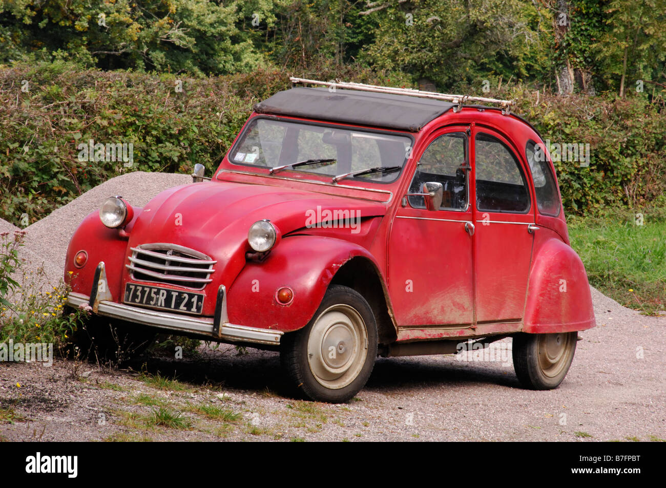 Red Citroen 2cv High Resolution Stock Photography and Images - Alamy