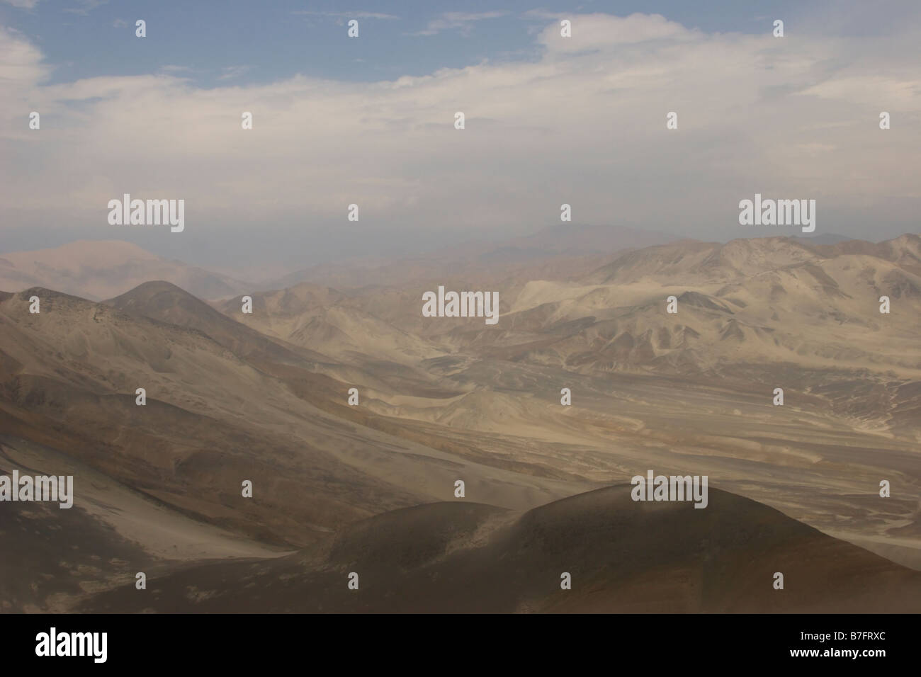 desert on pacific coast of Peru Stock Photo - Alamy