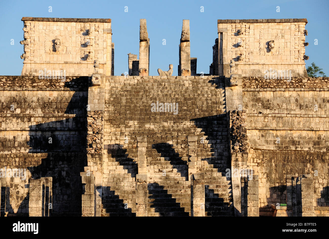 Chac-mool figure on top of Temple of the Warriors, Chichen Itza, Mexico ...