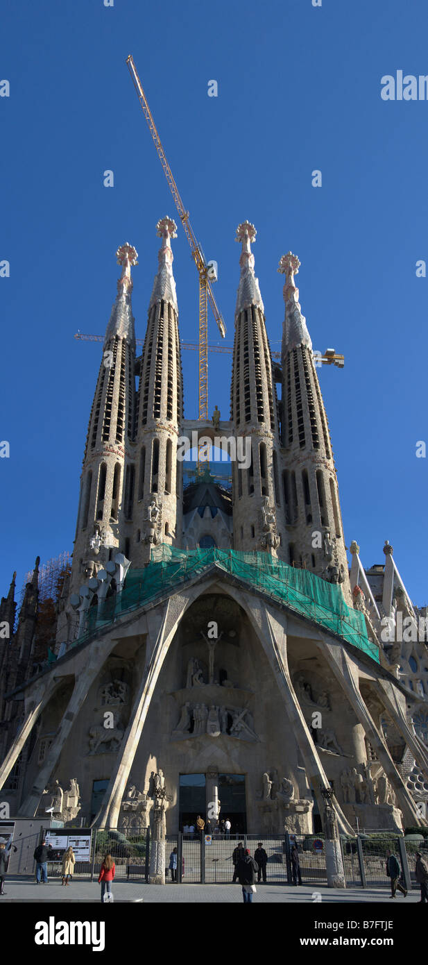 Fachada sagrada familia hi-res stock photography and images - Alamy