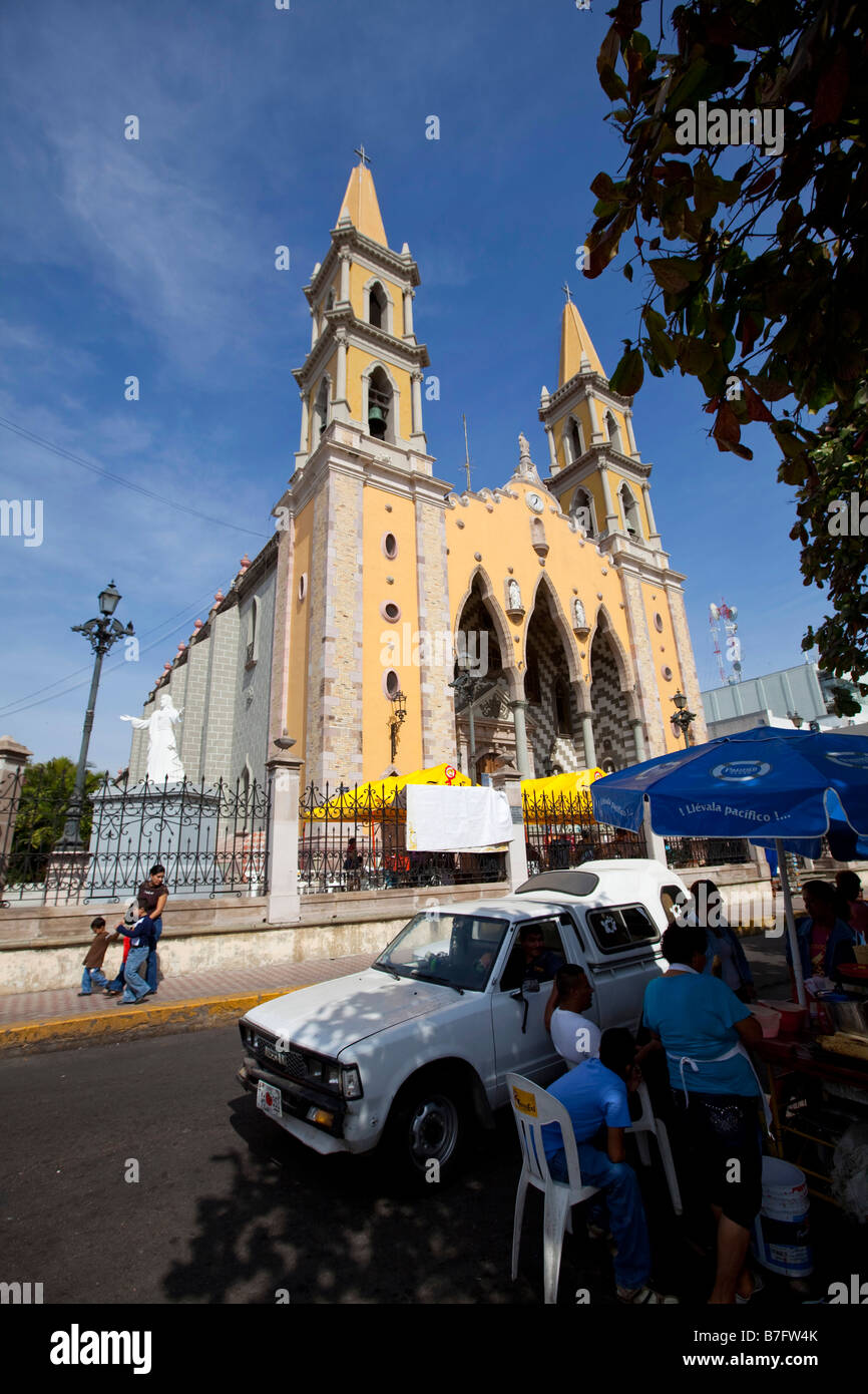 Mexico catholic church cathedral hi-res stock photography and images ...