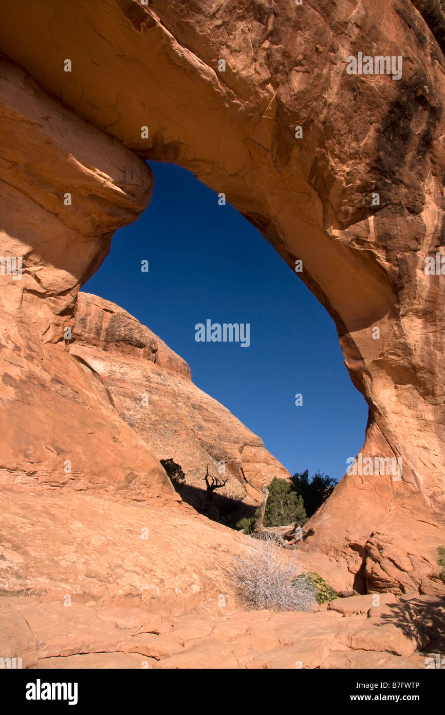 Partition Arch along the Devils Garden Trail in Arches National Park ...