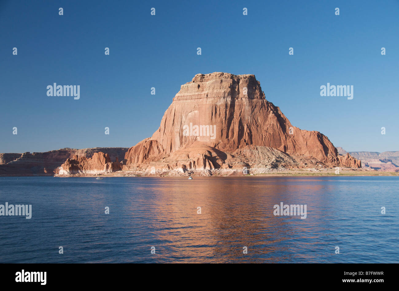 Dramatic shoreline in evening light Lake Powell Utah USA Stock Photo ...