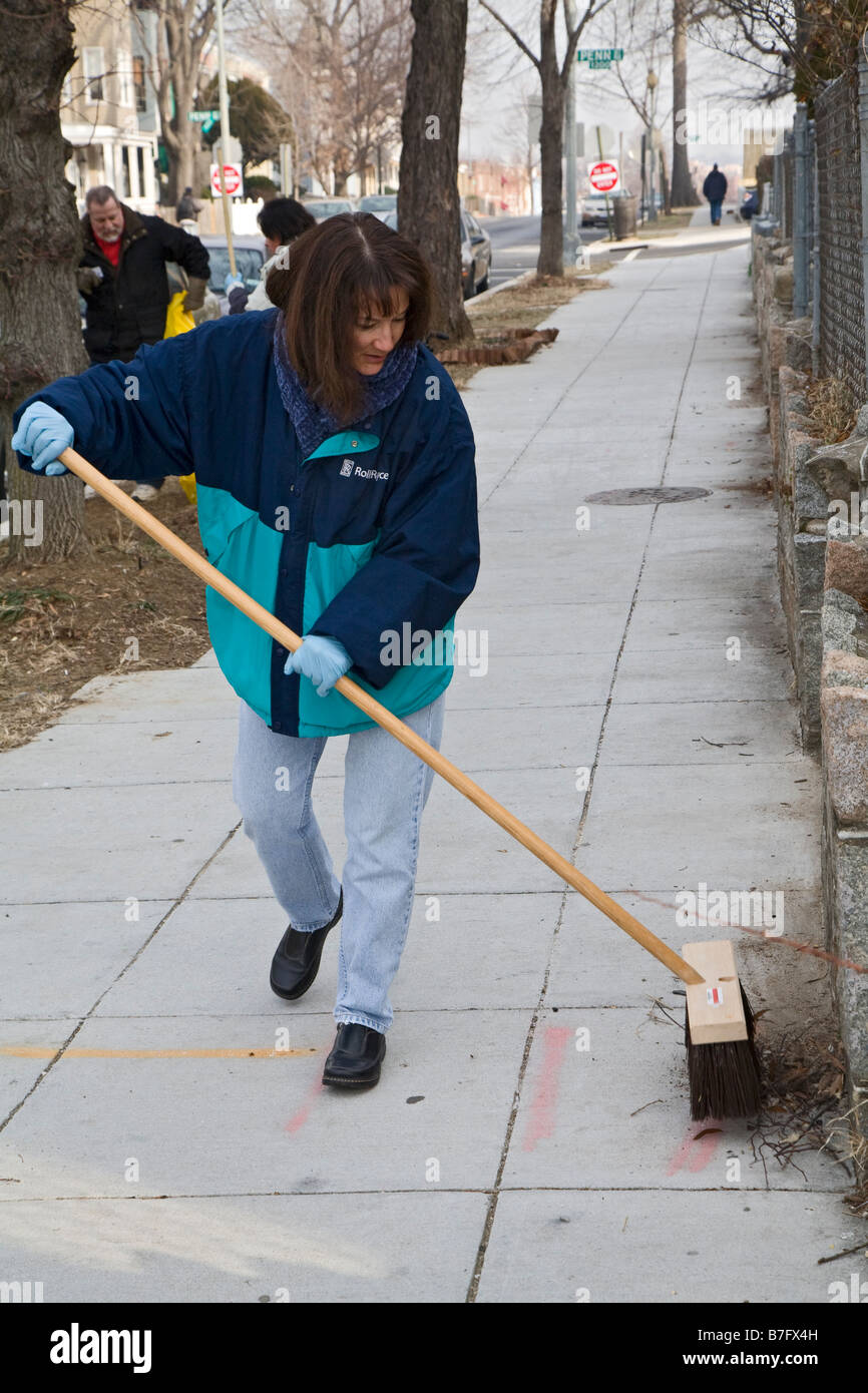 Volunteers Clean Up Neighborhood Stock Photo - Alamy