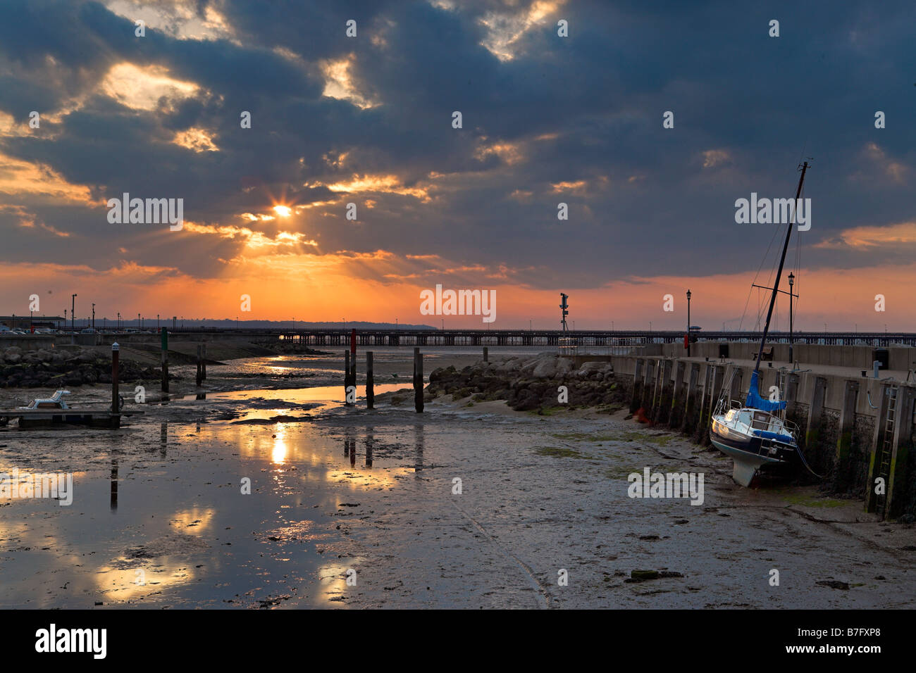 Ryde marina sailing mooring hi-res stock photography and images - Alamy