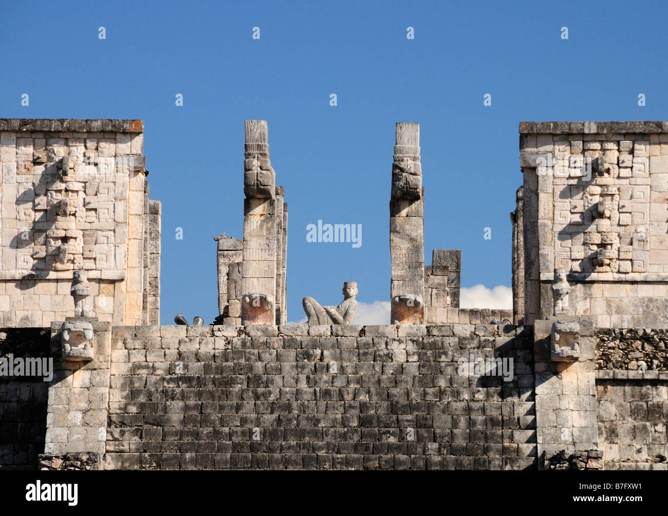 Chac-mool figure on top of Temple of the Warriors, Chichen Itza, Mexico ...