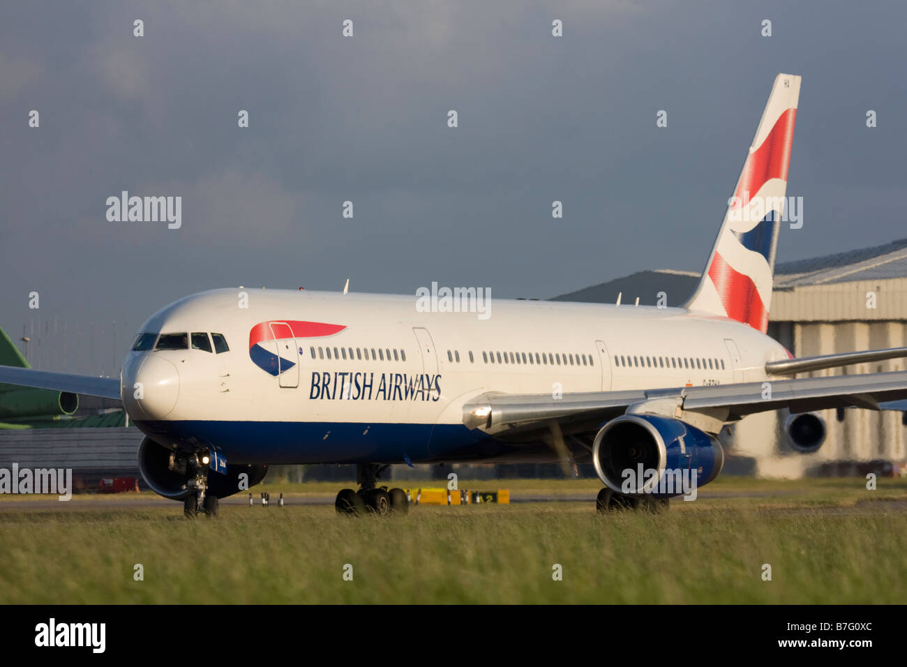 British airways 767 airliner hi-res stock photography and images - Alamy