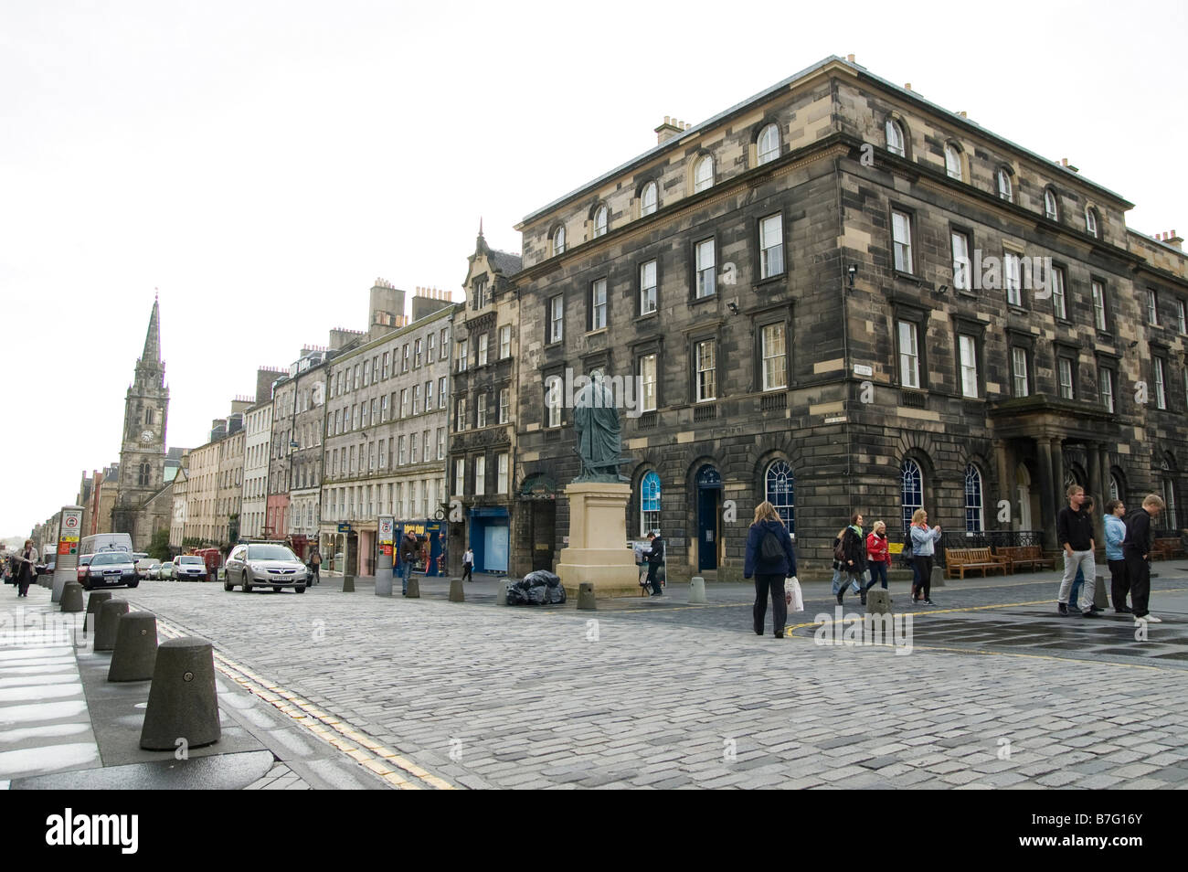 Angle of street hi-res stock photography and images - Alamy