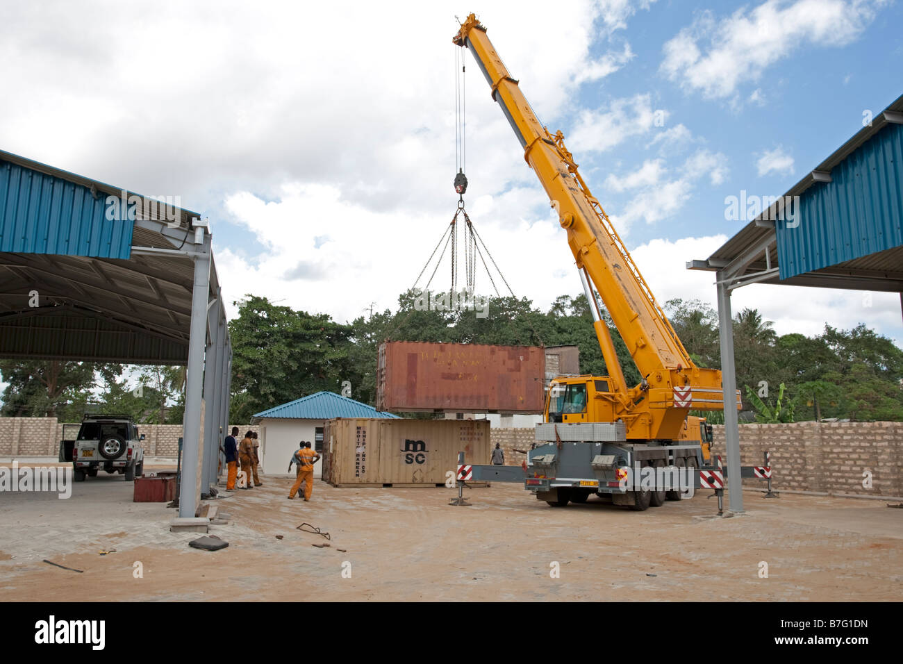Crane moving containers new TransEast yard Mombasa Kenya Stock Photo ...