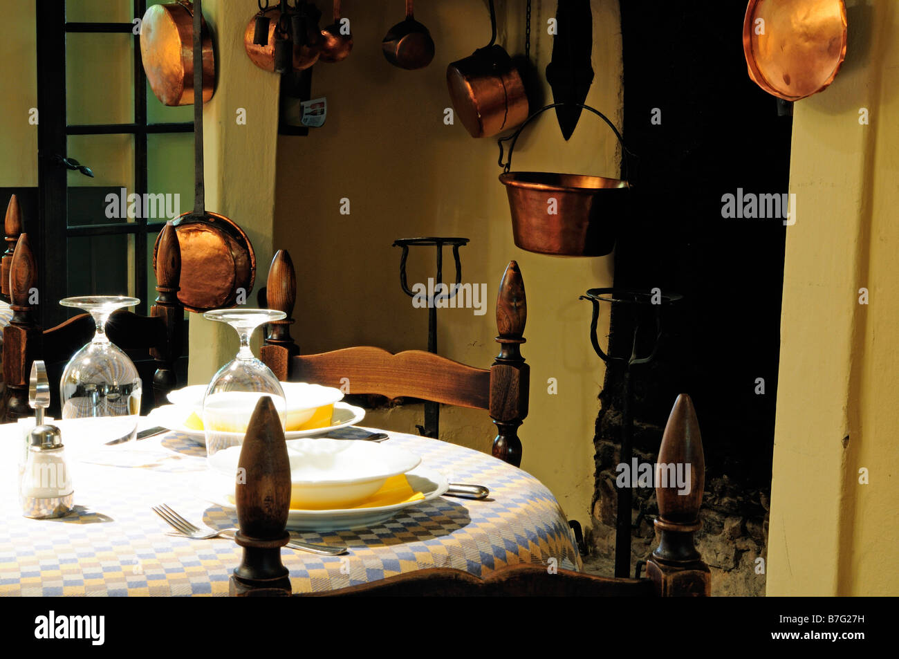 A rustic Italian farmhouse table setting Stock Photo - Alamy