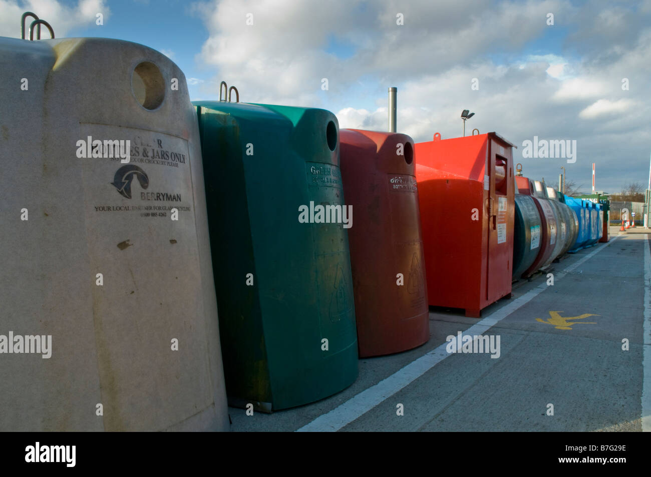 Recycling glass paper hi-res stock photography and images - Alamy