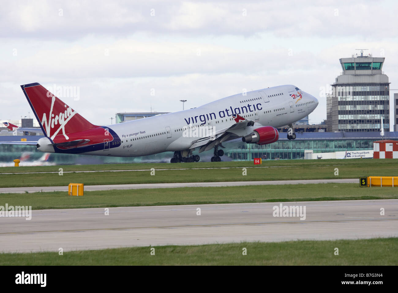 Aeroplane at Manchester Airport Stock Photo - Alamy