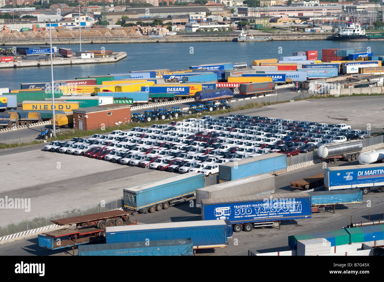 Italian container port Stock Photo - Alamy