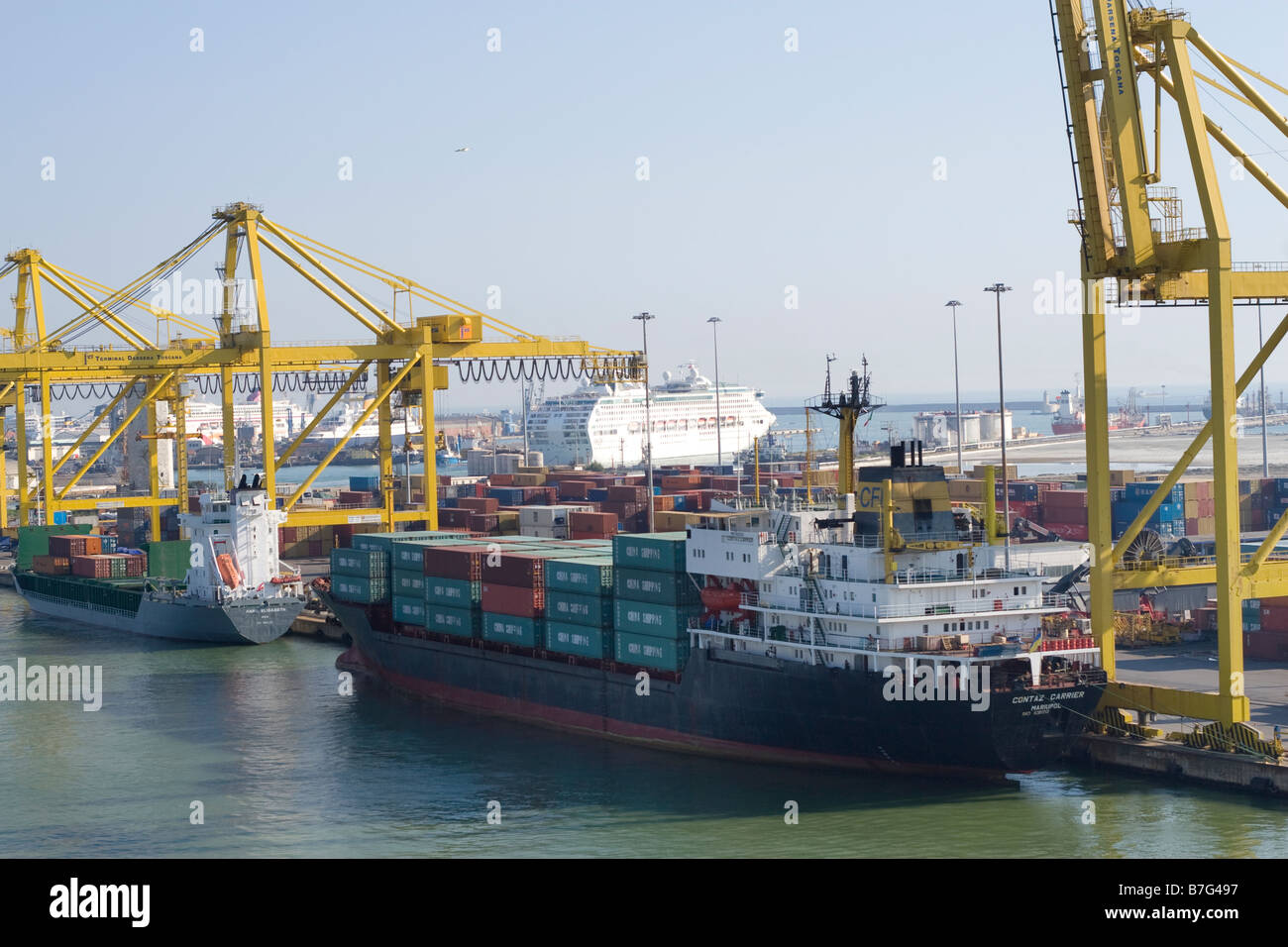 Italian container port Stock Photo - Alamy
