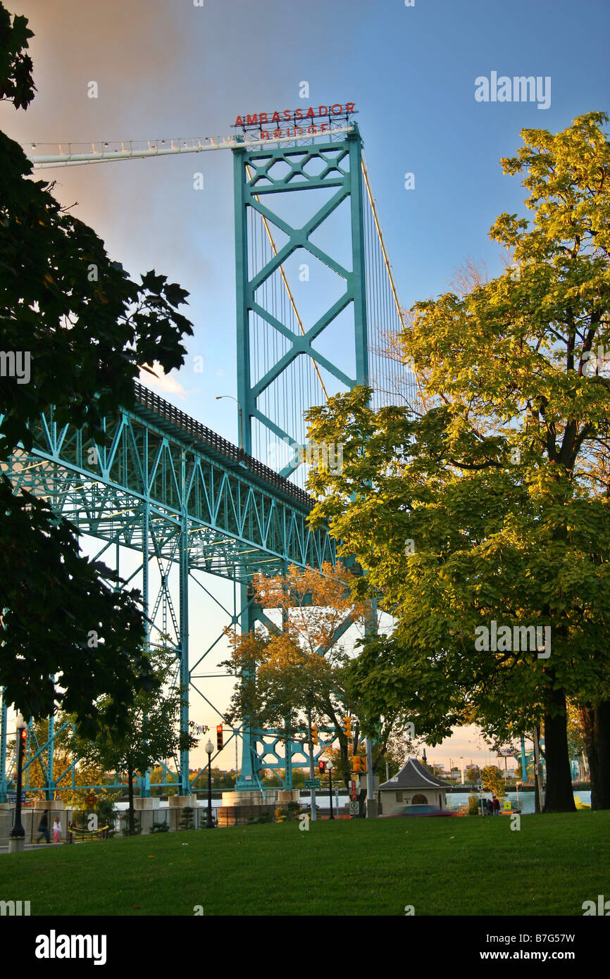 Ambassador bridge transport hi-res stock photography and images - Alamy