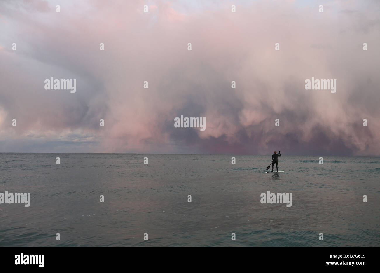 Horizontal snow hi-res stock photography and images - Alamy