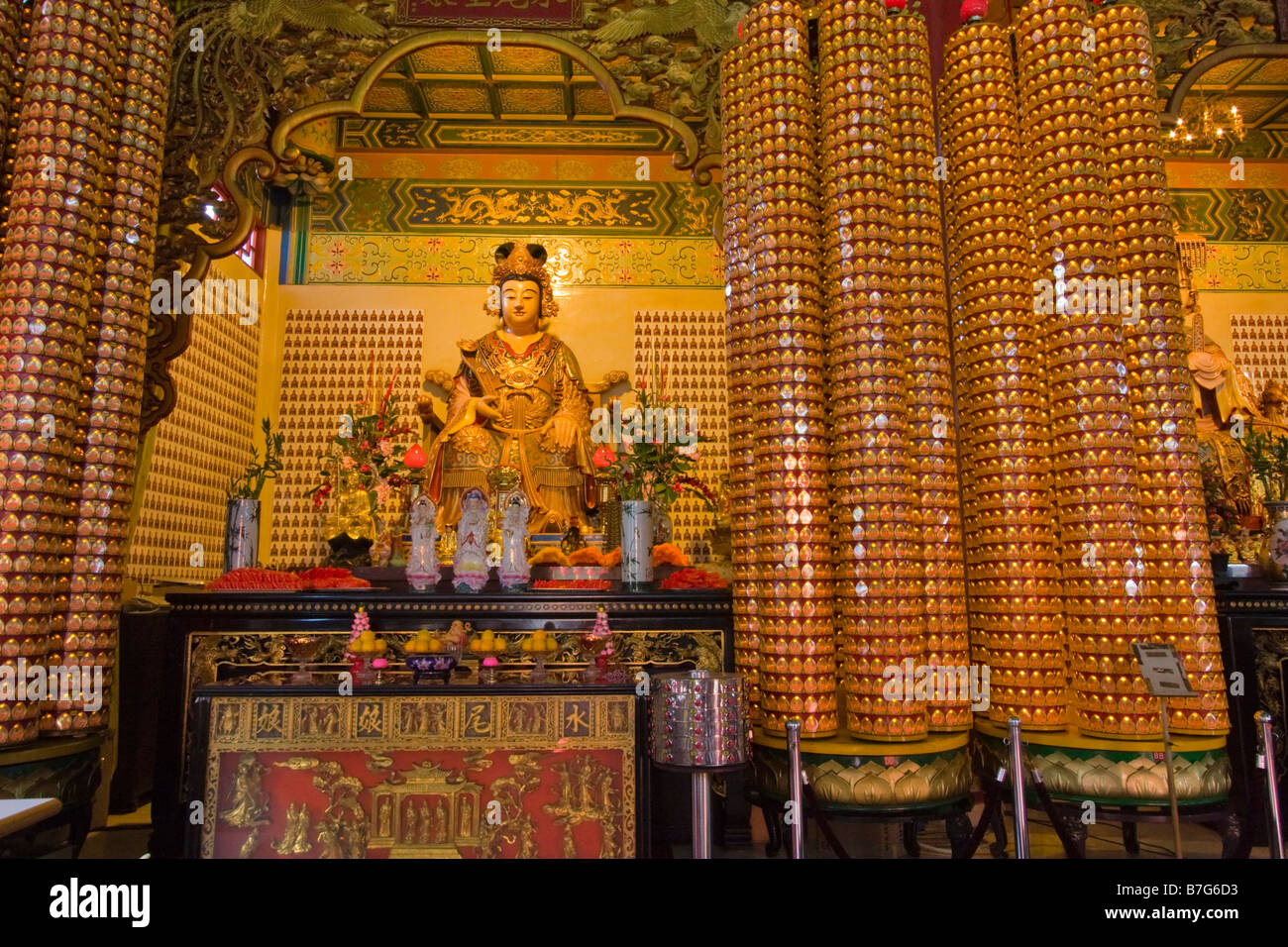 Statue of Shui Wei Sheng Niang in the Thean Hou Temple, Kuala Lumpur ...