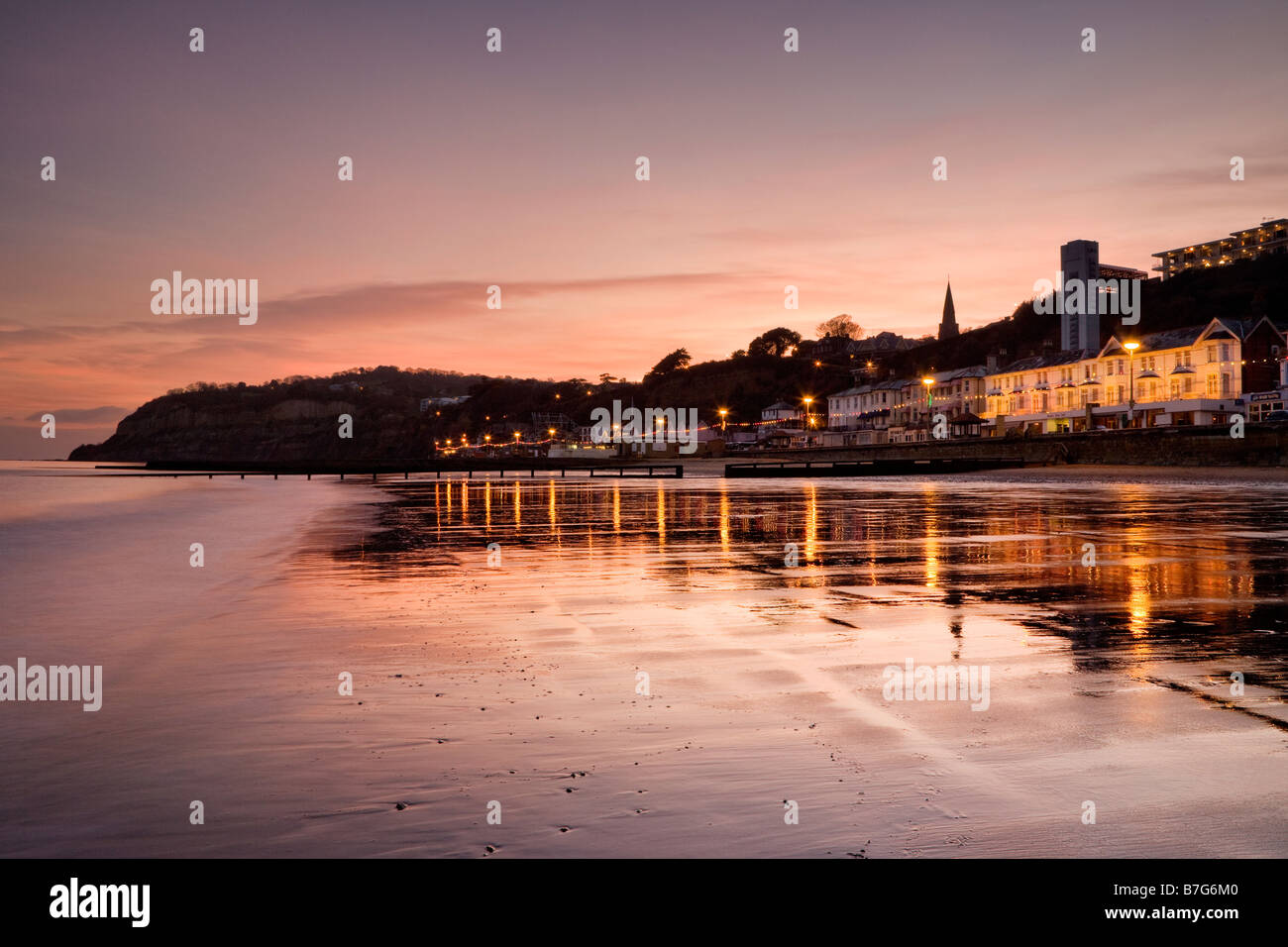 Shanklin beach seafront isle wight hi-res stock photography and images ...